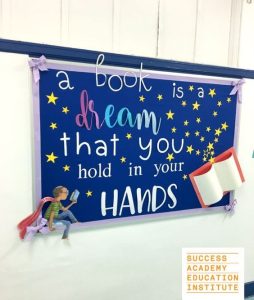 35 Fun & Engaging Reading Bulletin Board Ideas for Classroom ...