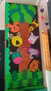 40 Wild & Fun Jungle-Themed Classroom Decoration Ideas - Education Corner
