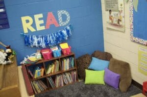 33 Cozy & Creative Reading Corner Ideas for Your Classroom - Education ...