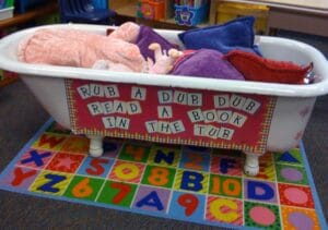 33 Cozy & Creative Reading Corner Ideas for Your Classroom - Education ...