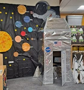 55 Amazing Space-Themed Classroom Ideas - Education Corner